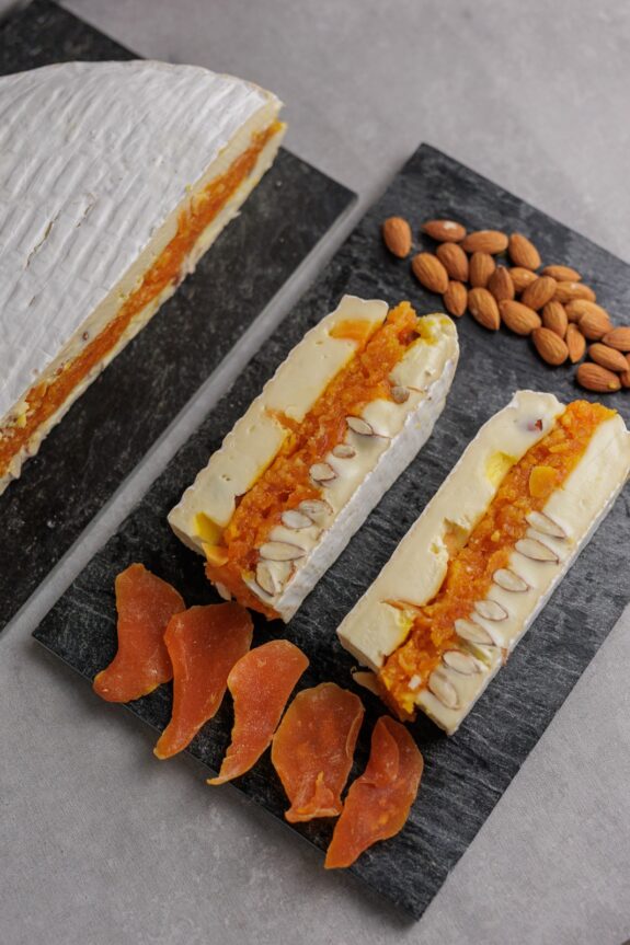 MangoBrie – La Tablita Deli